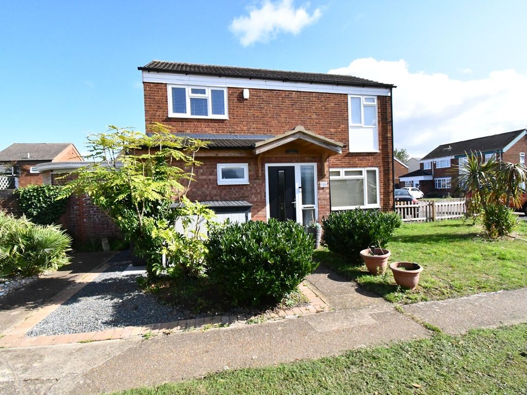 3 Bed Detached House For Sale In Foster Road Kempston Bedford Mk42 £