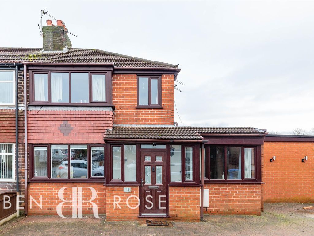 4 Bed Semi Detached House For Sale In West End Avenue Coppull Chorley