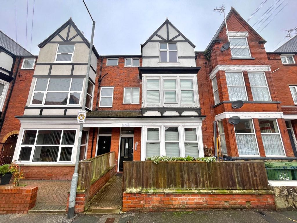 Studio to rent in Studio Second Floor Flat, Turmer Avenue, Bridlington ...