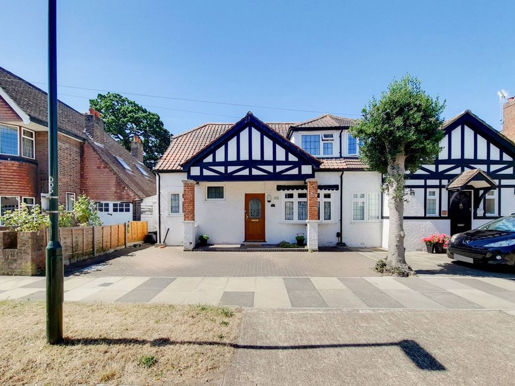 3 Bed Semi Detached House For Sale In Derwent Road Whitton Twickenham