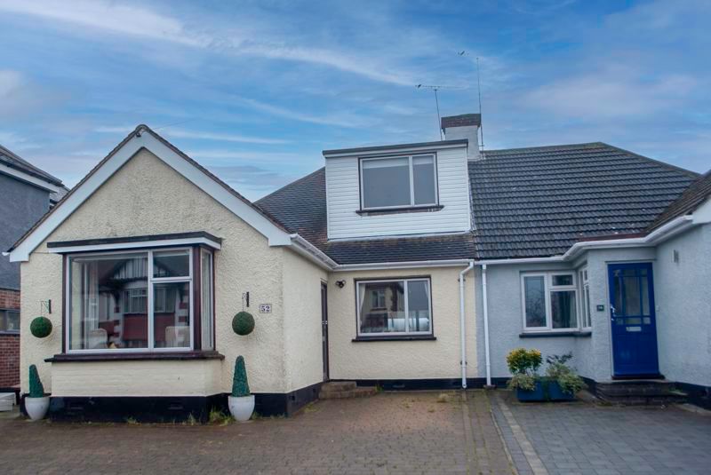 4 Bed Semi Detached Bungalow For Sale In Henry Drive Leigh On Sea Ss9