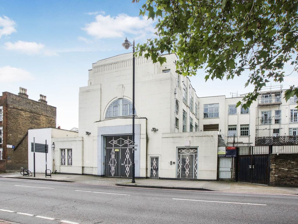 2 bed flat for sale in Strand Building, Urswick Road E9, £490,000 - Zoopla