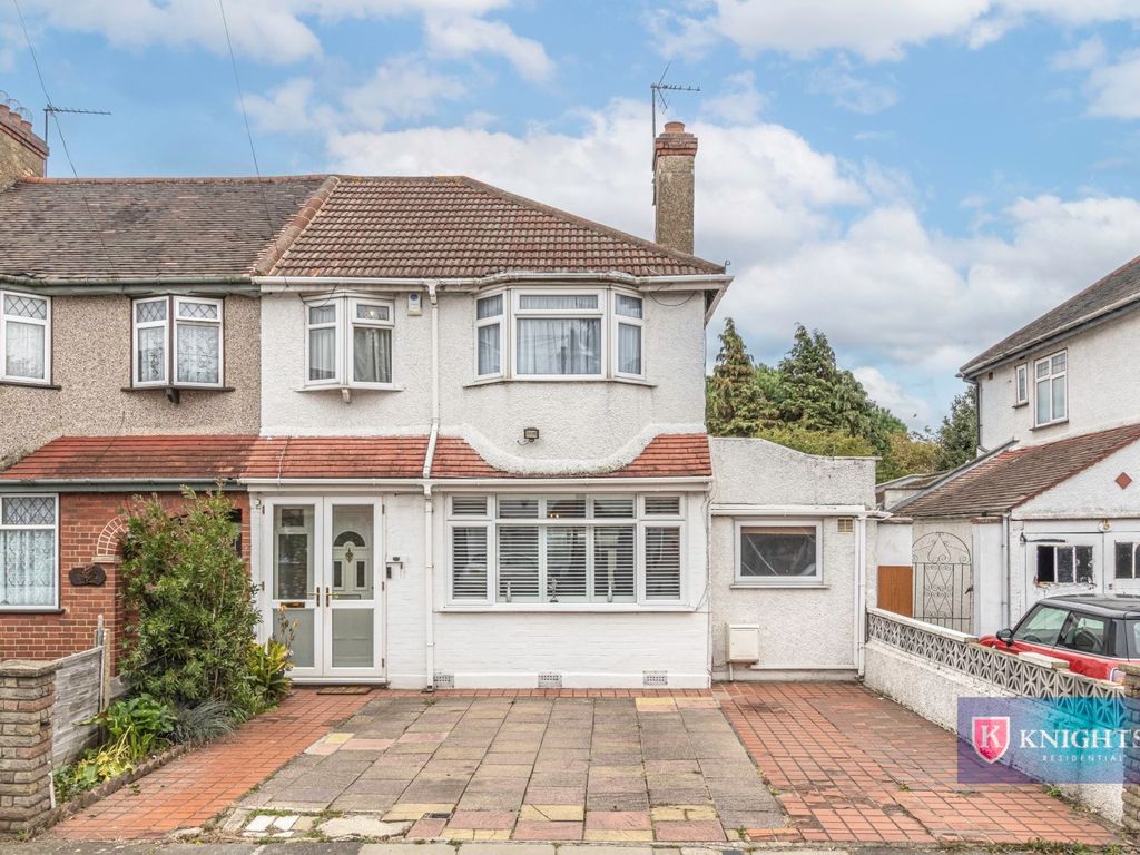 4 bed end terrace house for sale in Ingleton Road, London N18 - Zoopla