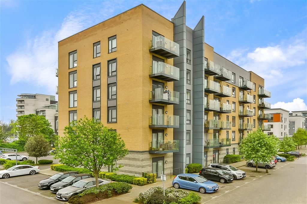 2 bed flat for sale in Pearl Lane, Gillingham, Kent ME7, £230,000 - Zoopla