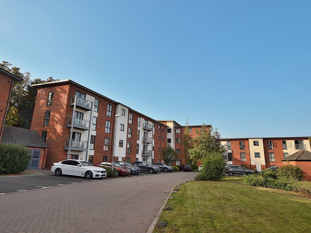 2 bed flat for sale in Donington Grove, Wolverhampton WV10, £137,000 ...