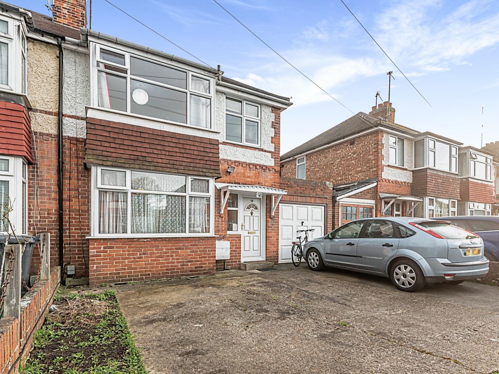 3 Bed Semi Detached House For Sale In Erleigh Court Gardens Earley