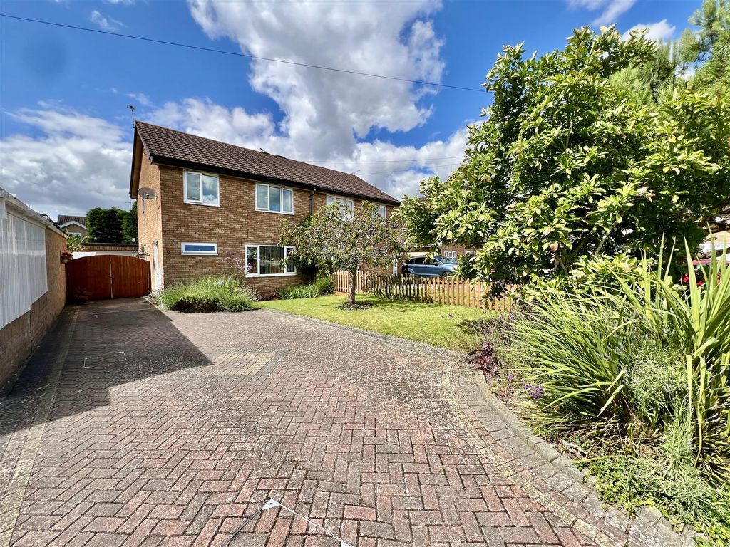 3 bed semi-detached house for sale in Fielden, Abbeydale, Gloucester ...