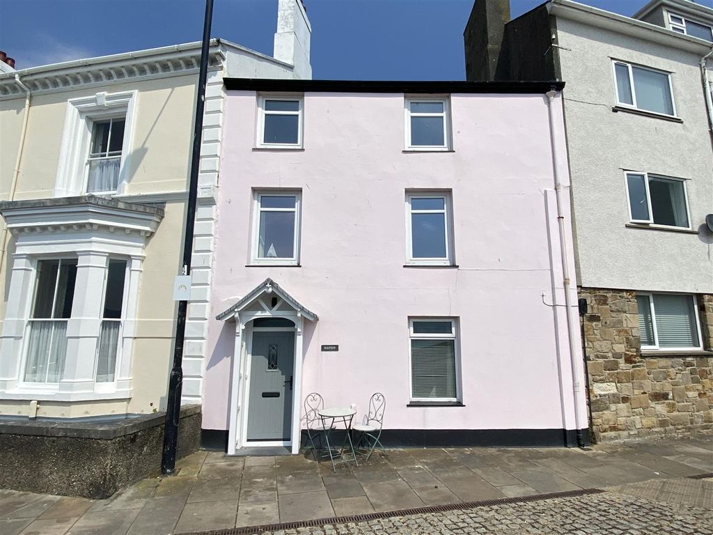3 bed town house to rent in West End, Beaumaris LL58, £1,095 pcm - Zoopla