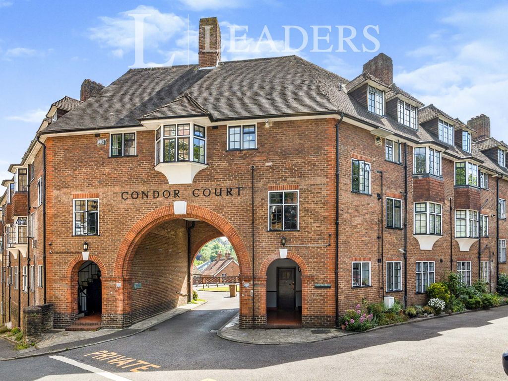 Room to rent in Condor Court, Guildford GU2 - Zoopla