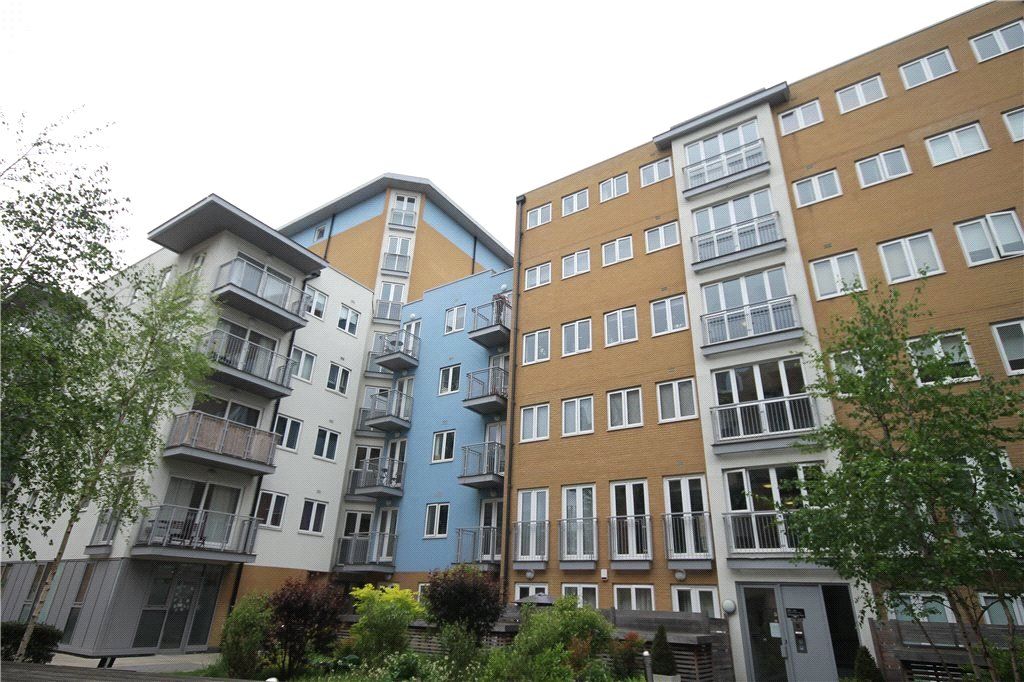 2 bed flat to rent in Whitestone Way, Croydon, Surrey CR0 - Zoopla
