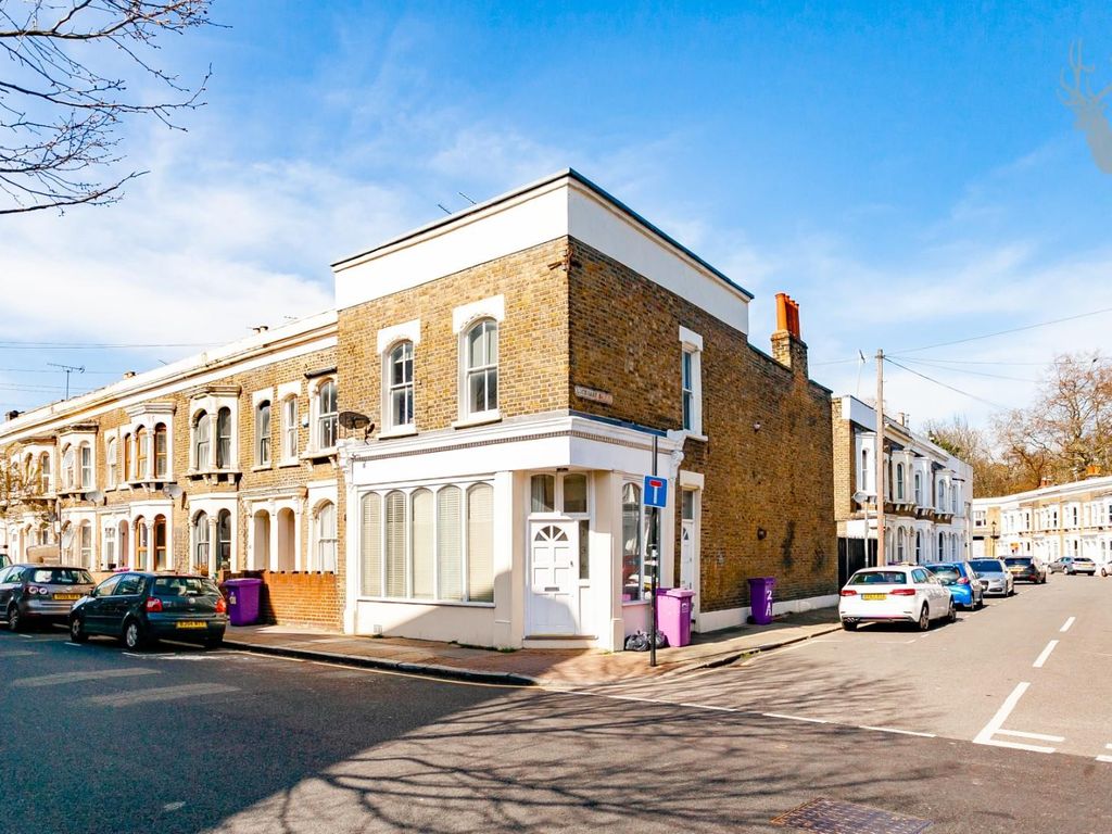 2 bed flat to rent in Bow Common Lane, London E3, £2,200 pcm - Zoopla