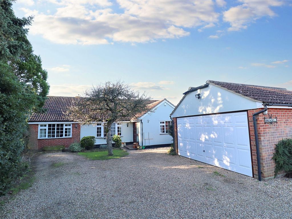 4 Bed Detached Bungalow For Sale In Fairstead Road Terling Chelmsford