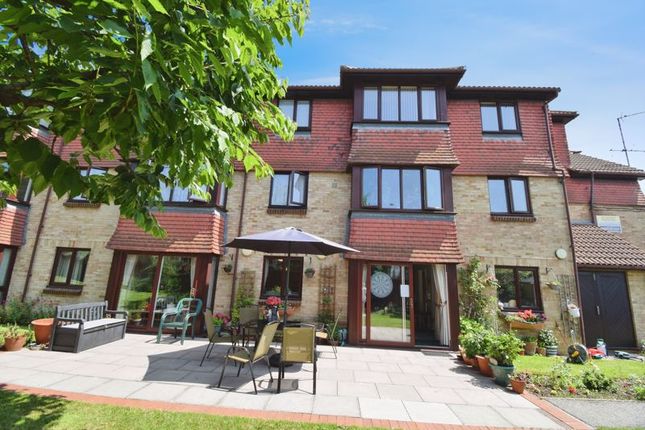 Anglia Court, Dagenham RM8, 2 bedroom flat for sale - 70514551 ...