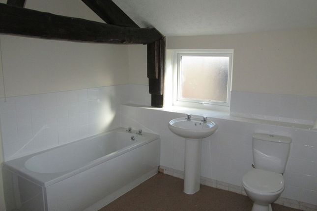 Swan Bank, Congleton CW12, 2 bedroom flat to rent - 45971890 ...