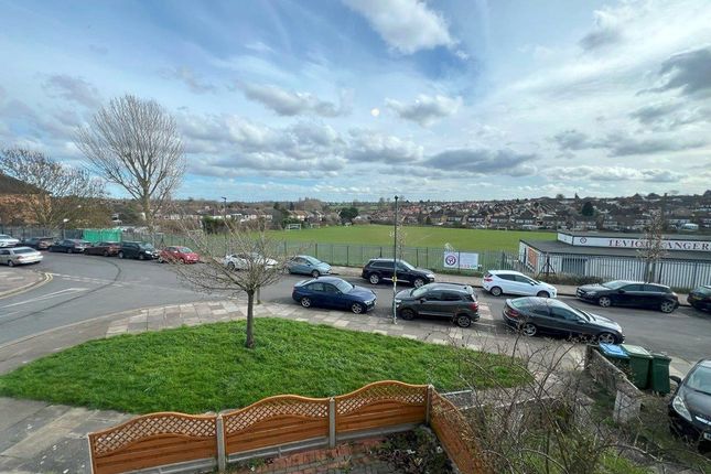 Duncroft, Plumstead, London SE18, 3 bedroom semi-detached house for ...