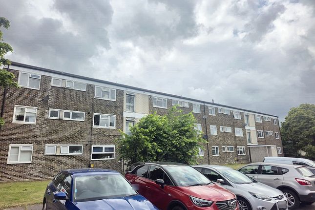 Chiddingly Close, Crawley RH10, 2 bedroom flat for sale - 70427965 ...