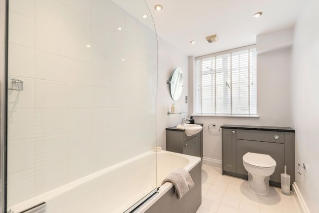 Stafford Court, Kensington High Street, Kensington, London W8, 2 ...