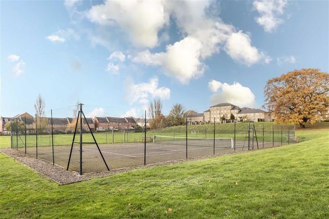 Royal Herbert Pavilions, Gilbert Close, London SE18, 3 bedroom flat for ...