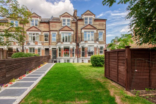 Clapham Common North Side, London SW4, 2 bedroom flat for sale ...