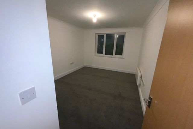 Whalebone Lane North, Chadwell Heath, Romford RM6, 1 bedroom flat to ...