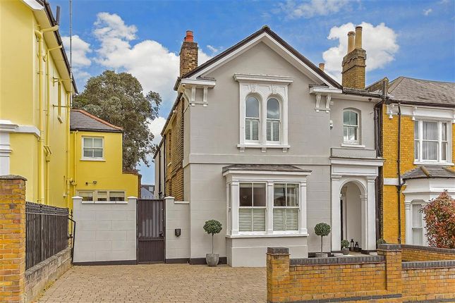 Homes for Sale in Buckhurst Hill - Buy Property in Buckhurst Hill ...
