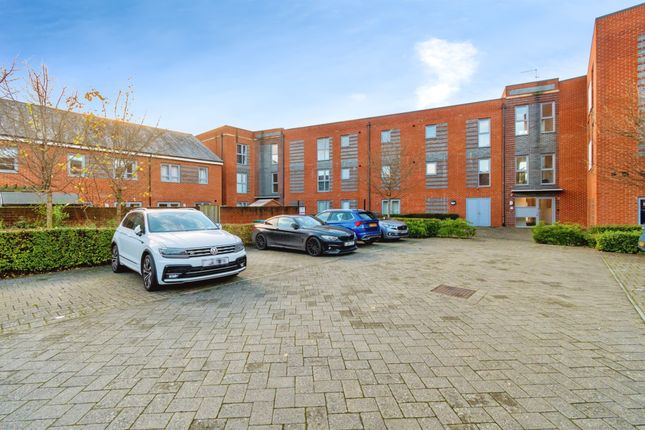 Radcliffe Road, Southampton SO14, 3 bedroom flat for sale - 68938359 ...
