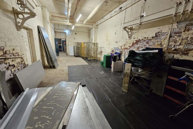 Low Lane, Birstall, Batley WF17, property to rent - 64603073 ...