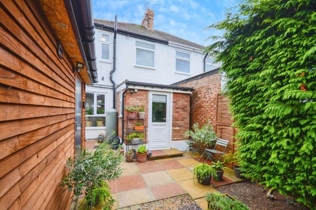 Third Avenue, Luton LU3, 2 bedroom semi-detached house for sale ...