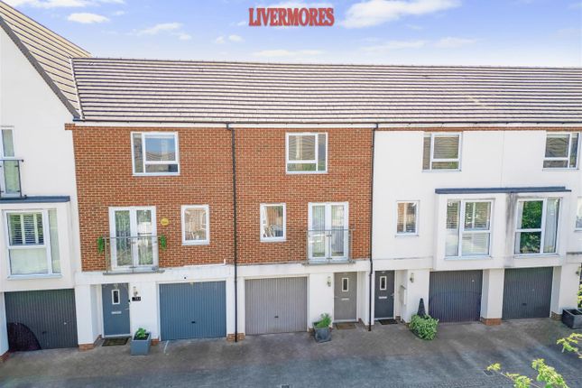 Alcock Crescent, Crayford, Dartford, Kent DA1, 3 bedroom terraced house for sale - 70145477 ...