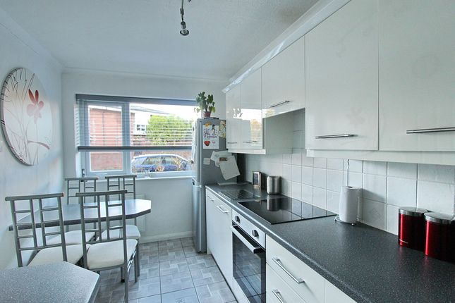Ringley Road, Whitefield M45, 2 bedroom flat for sale - 66130765 ...