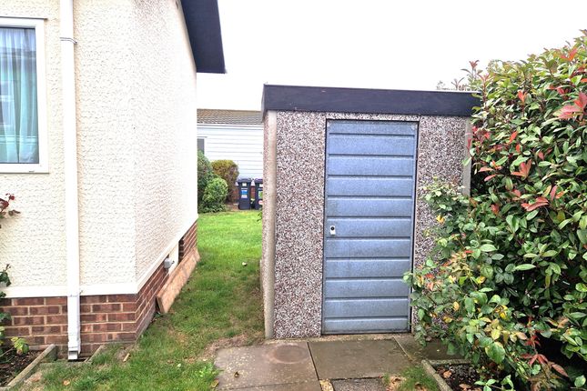 Tower Park, Hullbridge, Hockley SS5, 2 bedroom mobile/park home for ...
