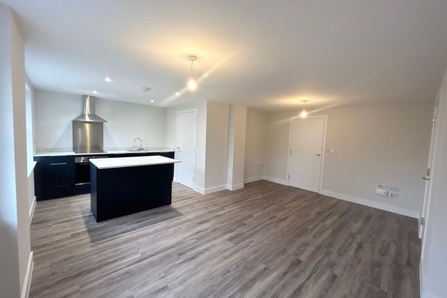 Ramparts, Wilton Road, Salisbury SP2, 2 bedroom flat for sale - 65850874 | PrimeLocation