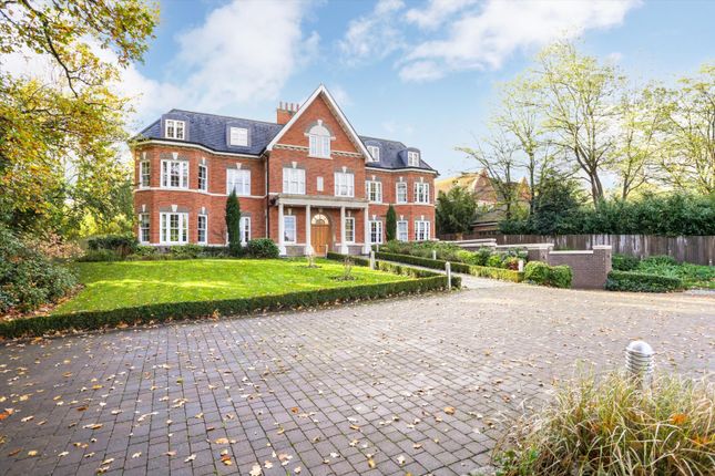 Esher Park Avenue, Esher, Surrey KT10, 3 bedroom flat for sale ...