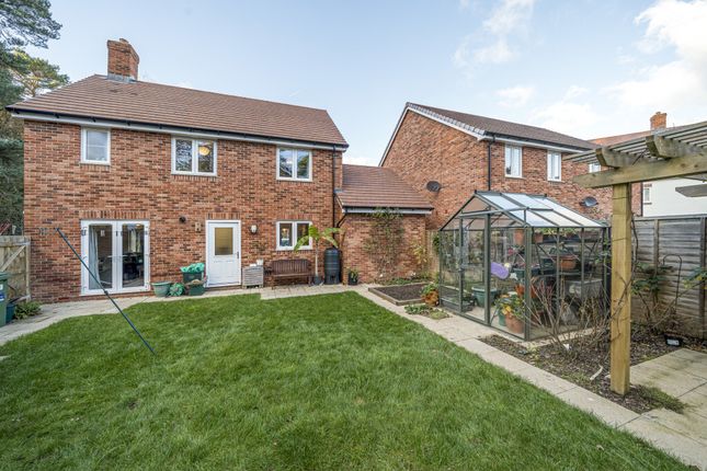 Charlie Brown Road, Burghfield Common, Reading, Berkshire RG7, 3 ...