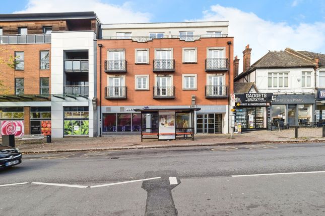 Station Road, Upminster RM14, 2 bedroom flat for sale - 68680115 ...