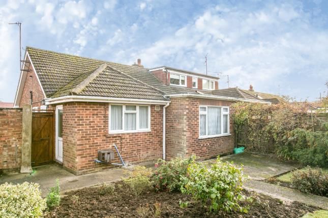 2 bed bungalow for sale in Willow Way, Flitwick, Bedford, Bedfordshire ...