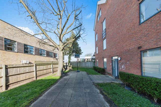 Stag Lane, London NW9, 1 bedroom flat for sale - 64331978 | PrimeLocation