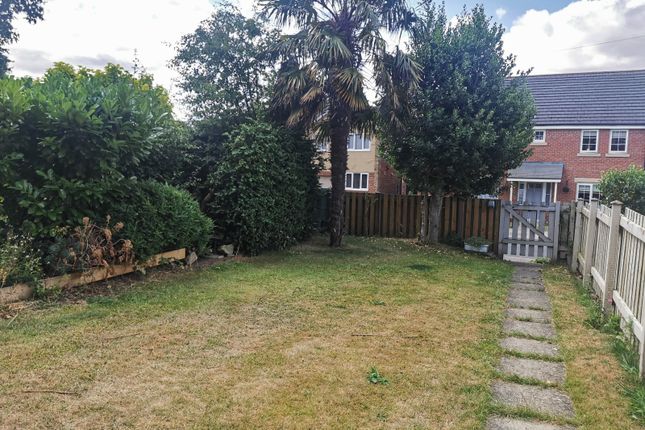 Carleton Road, Pontefract, West Yorkshire, UK WF8, 3 bedroom detached ...