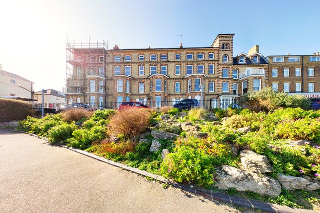 17 Victoria Parade, Broadstairs CT10, 2 bedroom flat for sale ...