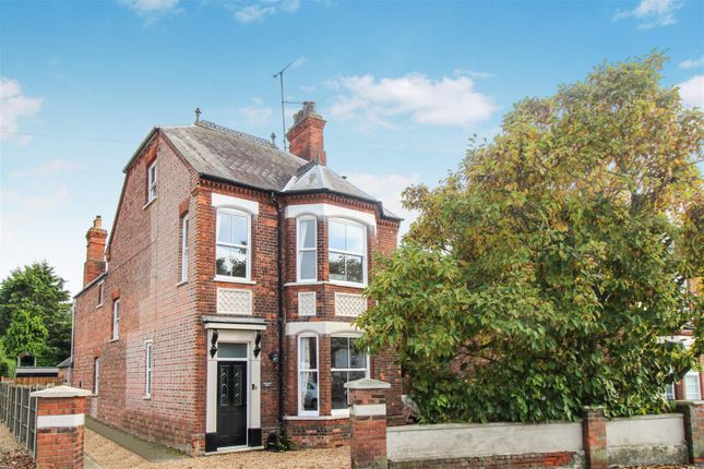 Wootton Road South Wootton Kings Lynn Pe30 5 Bedroom Detached House