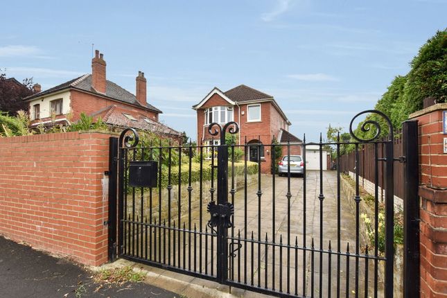 Carlton Lane, Rothwell, Leeds. 0Dh. LS26, 4 bedroom detached house for ...
