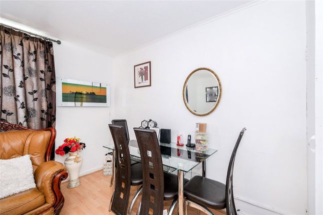 2 Bed Maisonette For Sale In Maydeb Court Whalebone Lane South