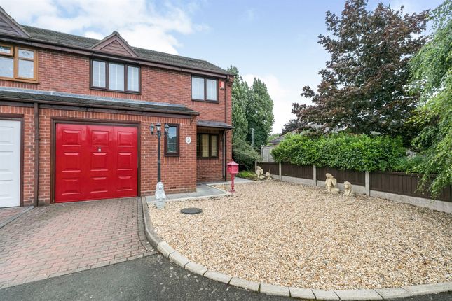 Halesowen Road Cradley Heath B64 3 Bedroom Link Detached House For