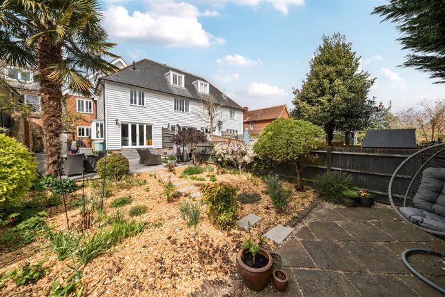 Saltway Court, West Cliff, Whitstable CT5, 3 bedroom flat for sale ...