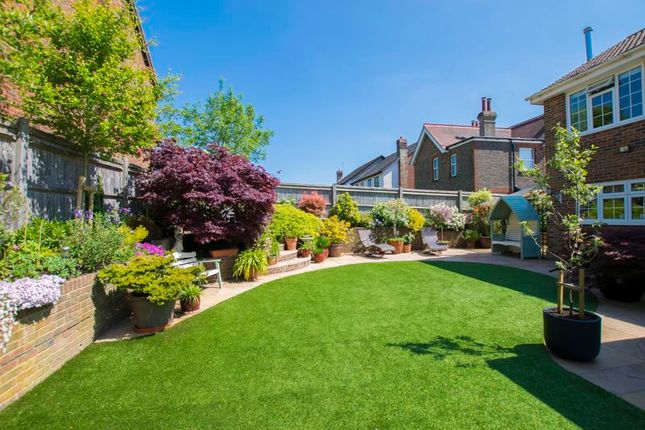 4 Bed Detached House For Sale In New Road Ridgewood Uckfield Tn22