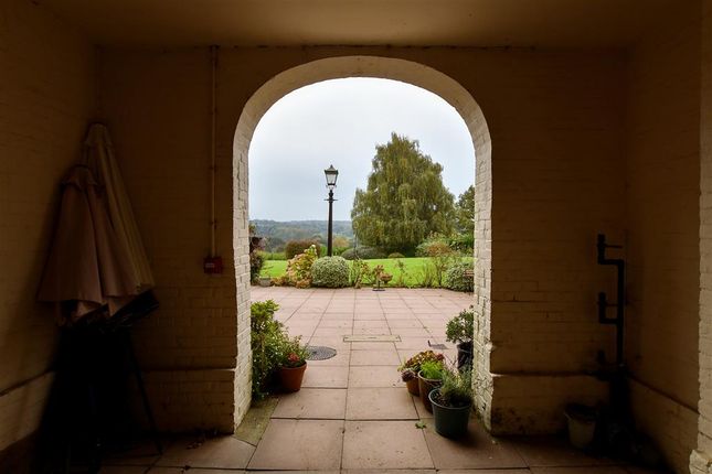 Barham Mews, Teston, Maidstone, Kent ME18, 2 bedroom flat for sale ...