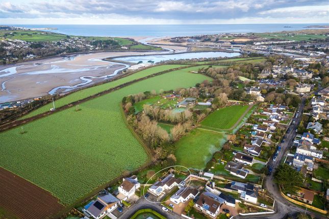 Meadowside Close, Hayle TR27, 5 bedroom bungalow for sale - 69140311 ...