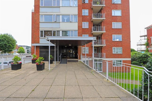 Cromwell Court, Cromwell Road, Hove BN3, 2 bedroom flat for sale ...