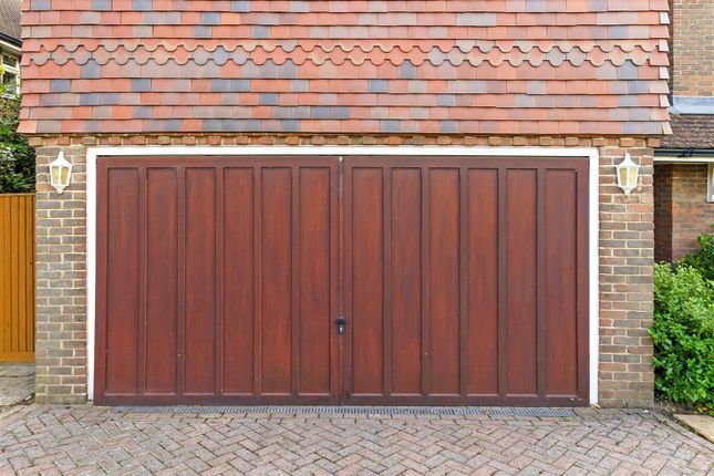 Walnut Grove, Banstead SM7, 5 bedroom detached house for sale ...