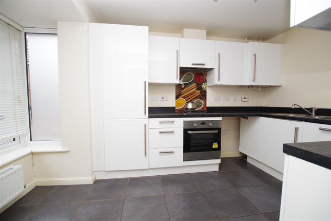 Eddleston Road, The Sidings, Swindon SN1, 4 bedroom semi-detached house ...